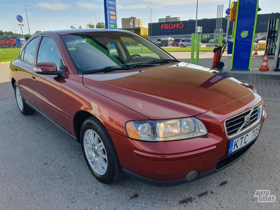 Sarkans Volvo S60 2007 Kauņa, ar dzinēja tilpumu 2.40 L un nobraukumu 206 tūkst. km par 2100 €, foto 4 vietnē AUTOMOTO.COM.LV