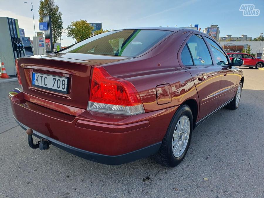 Sarkans Volvo S60 2007 Kauņa, ar dzinēja tilpumu 2.40 L un nobraukumu 206 tūkst. km par 2100 €, foto 5 vietnē AUTOMOTO.COM.LV