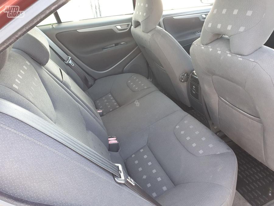 Sarkans Volvo S60 2007 Kauņa, ar dzinēja tilpumu 2.40 L un nobraukumu 206 tūkst. km par 2100 €, foto 11 vietnē AUTOMOTO.COM.LV