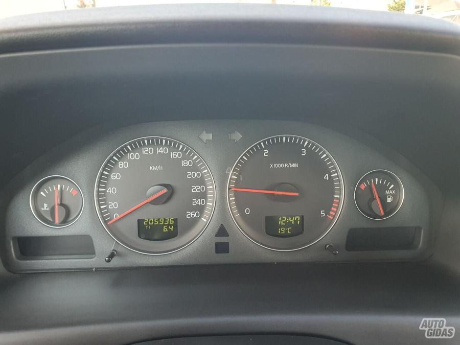 Sarkans Volvo S60 2007 Kauņa, ar dzinēja tilpumu 2.40 L un nobraukumu 206 tūkst. km par 2100 €, foto 13 vietnē AUTOMOTO.COM.LV