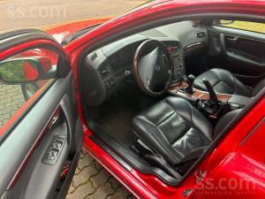 Красный Вольво С60 2007 в Рига, объемом двигателя 2.40 л и пробегом 384 тыс. км за 3600 €, фото 3 на AUTOMOTO.COM.LV