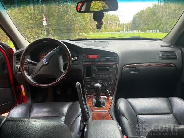 Volvo S60 2007 Rīga vietnē Sarkans Volvo S60 2007 Rīga, ar dzinēja tilpumu 2.40 L un nobraukumu 384 tūkst. km par 3600 €, foto 7 vietnē AUTOMOTO.COM.LV