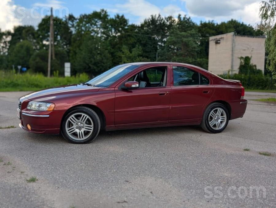 Sarkans Volvo S60 2008 Rīga, ar dzinēja tilpumu 2.40 L un nobraukumu 304 tūkst. km par 3199 €, foto 3 vietnē AUTOMOTO.COM.LV