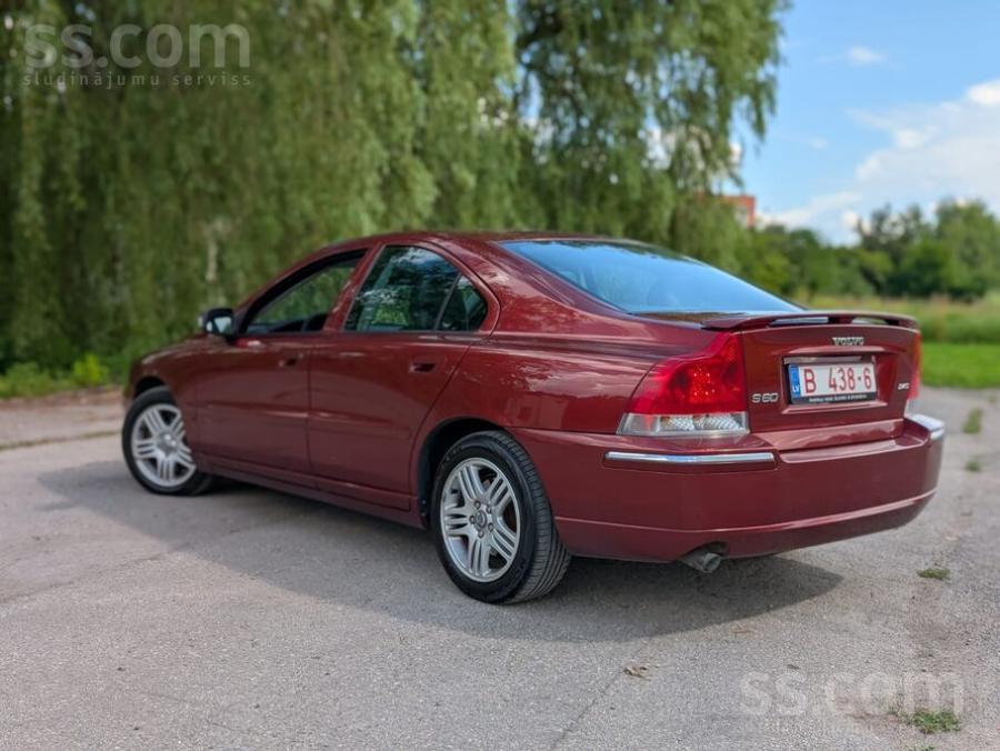 Sarkans Volvo S60 2008 Rīga, ar dzinēja tilpumu 2.40 L un nobraukumu 304 tūkst. km par 3199 €, foto 12 vietnē AUTOMOTO.COM.LV