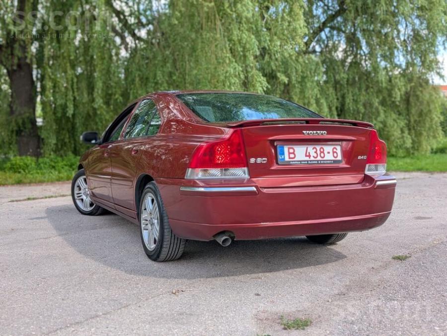Sarkans Volvo S60 2008 Rīga, ar dzinēja tilpumu 2.40 L un nobraukumu 304 tūkst. km par 3199 €, foto 14 vietnē AUTOMOTO.COM.LV