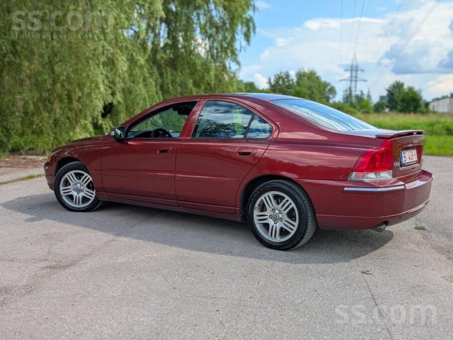 Sarkans Volvo S60 2008 Rīga, ar dzinēja tilpumu 2.40 L un nobraukumu 304 tūkst. km par 3199 €, foto 15 vietnē AUTOMOTO.COM.LV