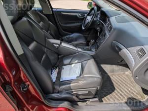 Sarkans Volvo S60 2008 Rīga, ar dzinēja tilpumu 2.40 L un nobraukumu 304 tūkst. km par 3199 €, foto 19 vietnē AUTOMOTO.COM.LV