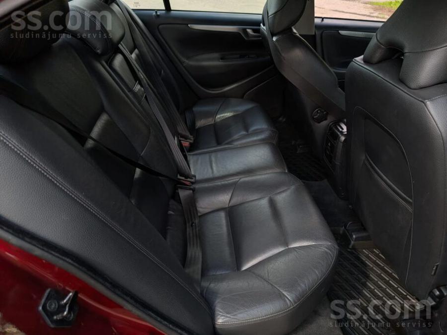 Sarkans Volvo S60 2008 Rīga, ar dzinēja tilpumu 2.40 L un nobraukumu 304 tūkst. km par 3199 €, foto 25 vietnē AUTOMOTO.COM.LV