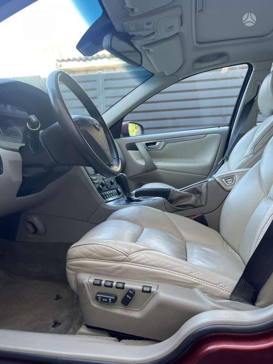 Sarkans Volvo S60 2008 Ukmergė, ar dzinēja tilpumu 2.40 L un nobraukumu 256 tūkst. km par 2800 €, foto 14 vietnē AUTOMOTO.COM.LV