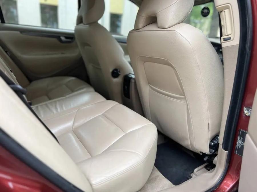 Sarkans Volvo S60 2009 Jēkabpils, ar dzinēja tilpumu 2.40 L un nobraukumu 392 tūkst. km par 2890 €, foto 20 vietnē AUTOMOTO.COM.LV