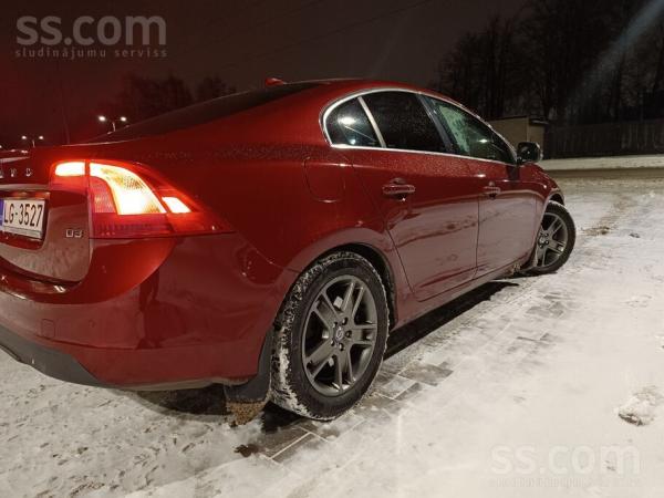 Red Volvo S60 2010 in Riga, with an engine capacity of 2.00 L and mileage of 315 thousand km for 5700 €, photo 1 on AUTOMOTO.COM.LV