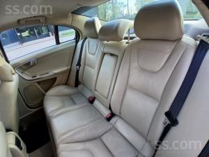 Red Volvo S60 2010 in Riga, with an engine capacity of 2.00 L and mileage of 244 thousand km for 4500 €, photo 6 on AUTOMOTO.COM.LV