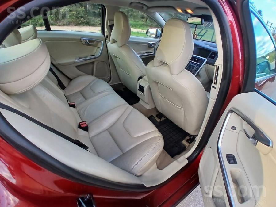 Red Volvo S60 2010 in Riga, with an engine capacity of 2.00 L and mileage of 244 thousand km for 4500 €, photo 11 on AUTOMOTO.COM.LV