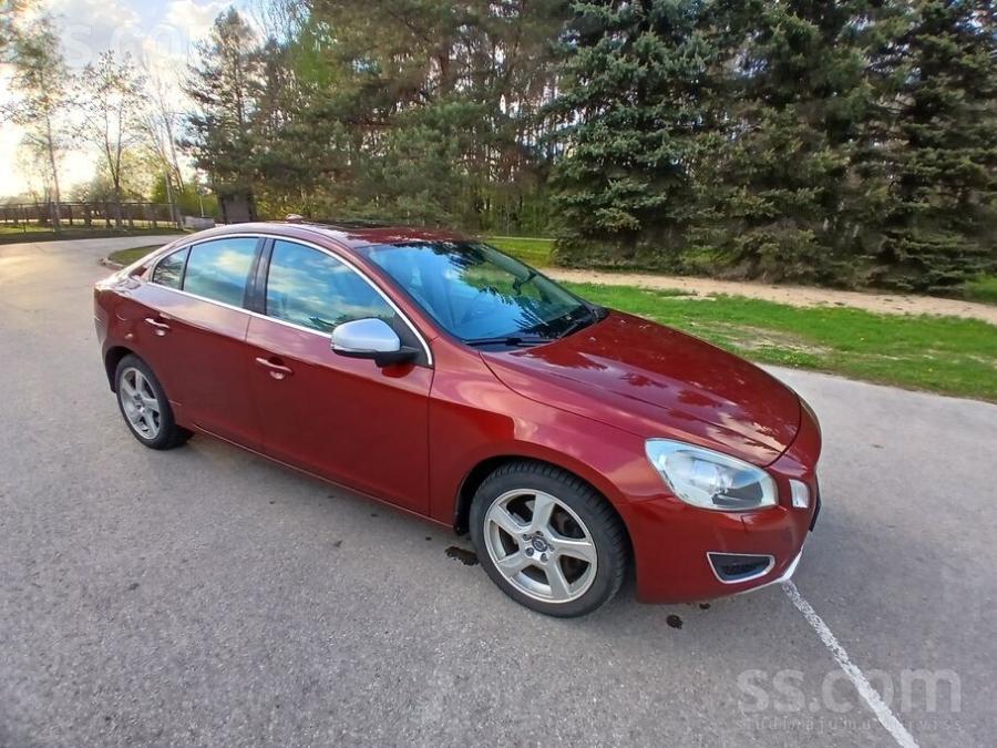 Red Volvo S60 2010 in Riga, with an engine capacity of 2.00 L and mileage of 244 thousand km for 4500 €, photo 13 on AUTOMOTO.COM.LV