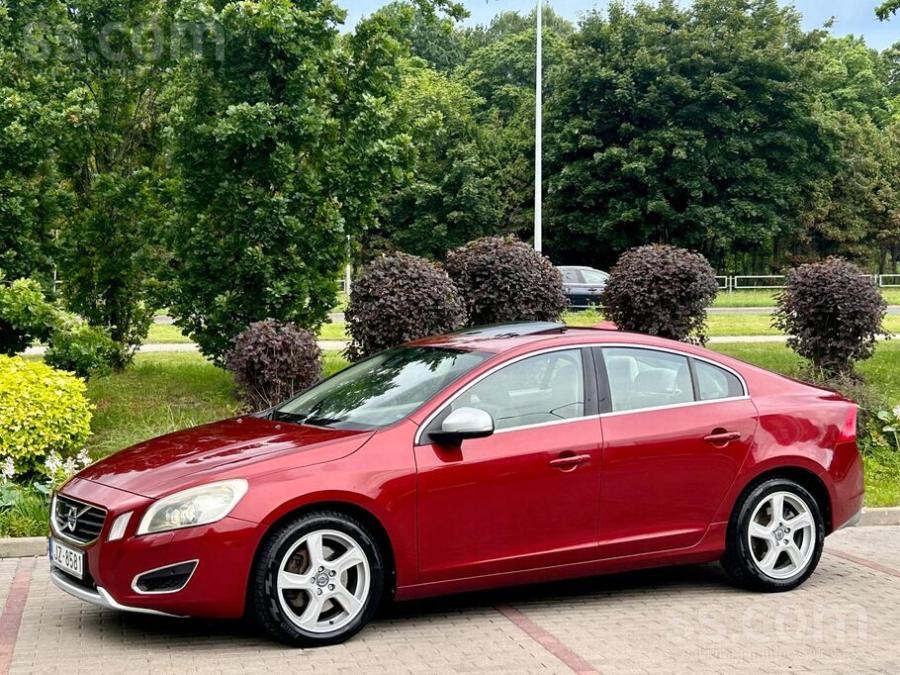Red Volvo S60 2010 in Riga, with an engine capacity of 2.00 L and mileage of 244 thousand km for 4750 €, photo 4 on AUTOMOTO.COM.LV