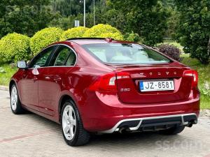 Red Volvo S60 2010 in Riga, with an engine capacity of 2.00 L and mileage of 244 thousand km for 4750 €, photo 7 on AUTOMOTO.COM.LV