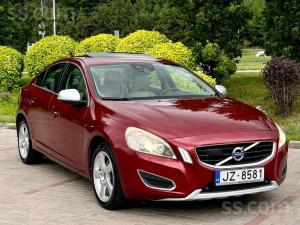 Red Volvo S60 2010 in Riga, with an engine capacity of 2.00 L and mileage of 244 thousand km for 4750 €, photo 8 on AUTOMOTO.COM.LV