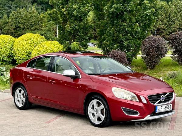 Red Volvo S60 2010 in Riga, with an engine capacity of 2.00 L and mileage of 244 thousand km for 4750 €, photo 8 on AUTOMOTO.COM.LV