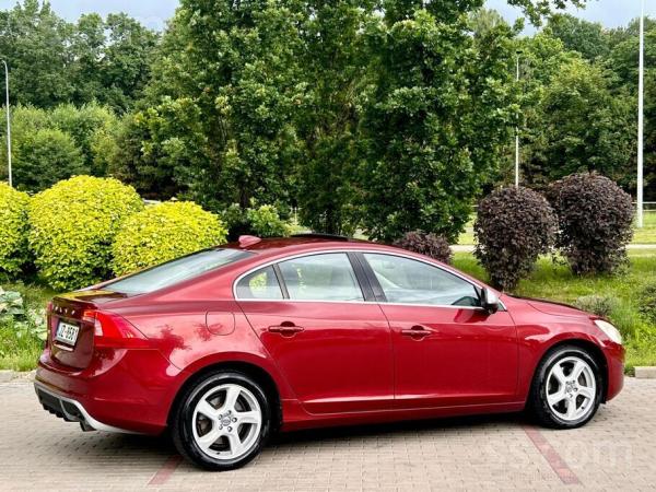 Red Volvo S60 2010 in Riga, with an engine capacity of 2.00 L and mileage of 244 thousand km for 4750 €, photo 10 on AUTOMOTO.COM.LV