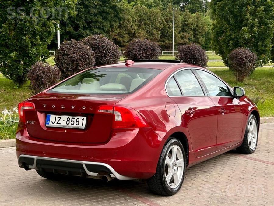 Red Volvo S60 2010 in Riga, with an engine capacity of 2.00 L and mileage of 244 thousand km for 4750 €, photo 13 on AUTOMOTO.COM.LV