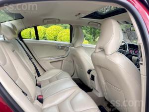 Red Volvo S60 2010 in Riga, with an engine capacity of 2.00 L and mileage of 244 thousand km for 4750 €, photo 19 on AUTOMOTO.COM.LV