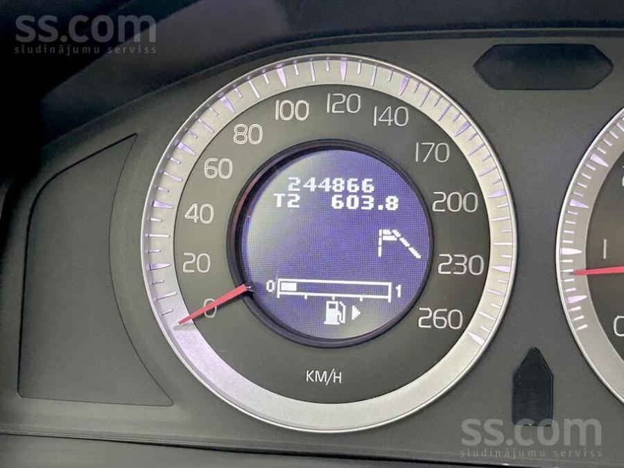 Red Volvo S60 2010 in Riga, with an engine capacity of 2.00 L and mileage of 244 thousand km for 4750 €, photo 27 on AUTOMOTO.COM.LV