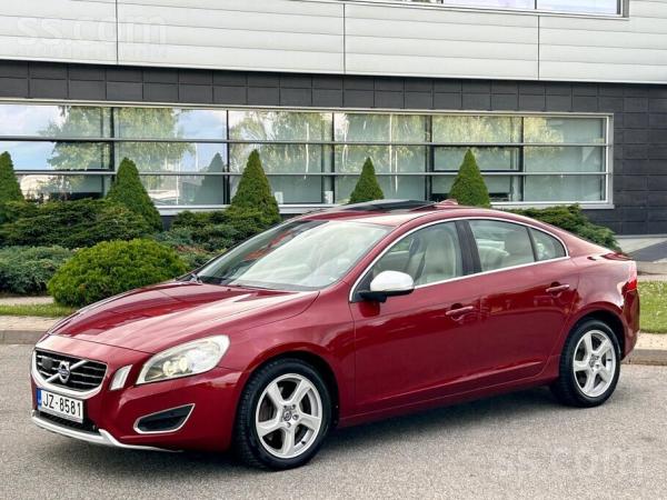 Red Volvo S60 2010 in Riga, with an engine capacity of 2.00 L and mileage of 244 thousand km for 4990 €, photo 2 on AUTOMOTO.COM.LV
