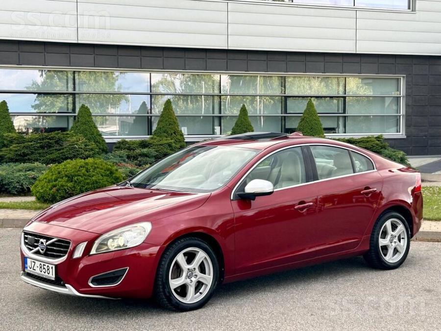 Red Volvo S60 2010 in Riga, with an engine capacity of 2.00 L and mileage of 244 thousand km for 4990 €, photo 3 on AUTOMOTO.COM.LV