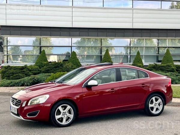 Red Volvo S60 2010 in Riga, with an engine capacity of 2.00 L and mileage of 244 thousand km for 4990 €, photo 3 on AUTOMOTO.COM.LV