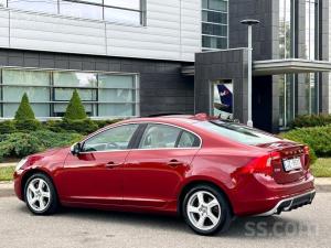 Red Volvo S60 2010 in Riga, with an engine capacity of 2.00 L and mileage of 244 thousand km for 4990 €, photo 5 on AUTOMOTO.COM.LV