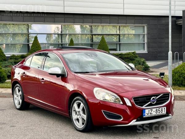 Red Volvo S60 2010 in Riga, with an engine capacity of 2.00 L and mileage of 244 thousand km for 4990 €, photo 7 on AUTOMOTO.COM.LV