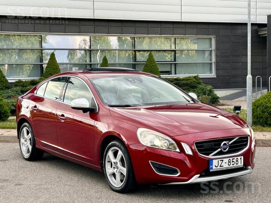 Red Volvo S60 2010 in Riga, with an engine capacity of 2.00 L and mileage of 244 thousand km for 4990 €, photo 8 on AUTOMOTO.COM.LV