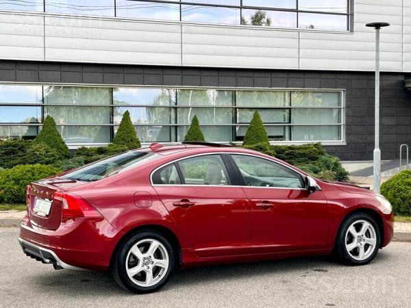 Red Volvo S60 2010 in Riga, with an engine capacity of 2.00 L and mileage of 244 thousand km for 4990 €, photo 10 on AUTOMOTO.COM.LV