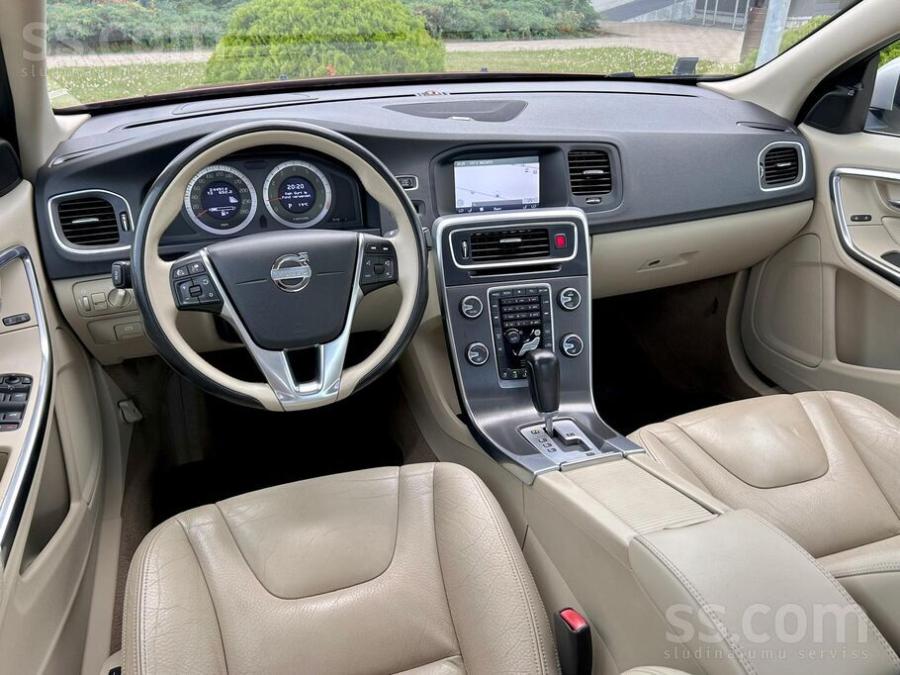 Red Volvo S60 2010 in Riga, with an engine capacity of 2.00 L and mileage of 244 thousand km for 4990 €, photo 14 on AUTOMOTO.COM.LV