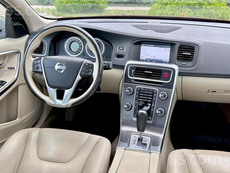 Red Volvo S60 2010 in Riga, with an engine capacity of 2.00 L and mileage of 244 thousand km for 4990 €, photo 15 on AUTOMOTO.COM.LV