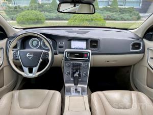 Red Volvo S60 2010 in Riga, with an engine capacity of 2.00 L and mileage of 244 thousand km for 4990 €, photo 16 on AUTOMOTO.COM.LV