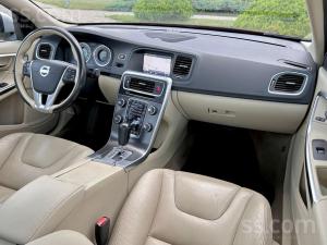 Red Volvo S60 2010 in Riga, with an engine capacity of 2.00 L and mileage of 244 thousand km for 4990 €, photo 18 on AUTOMOTO.COM.LV