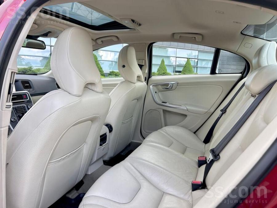 Red Volvo S60 2010 in Riga, with an engine capacity of 2.00 L and mileage of 244 thousand km for 4990 €, photo 19 on AUTOMOTO.COM.LV