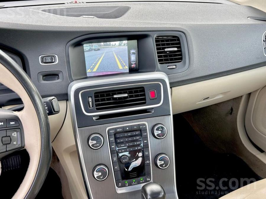 Red Volvo S60 2010 in Riga, with an engine capacity of 2.00 L and mileage of 244 thousand km for 4990 €, photo 21 on AUTOMOTO.COM.LV
