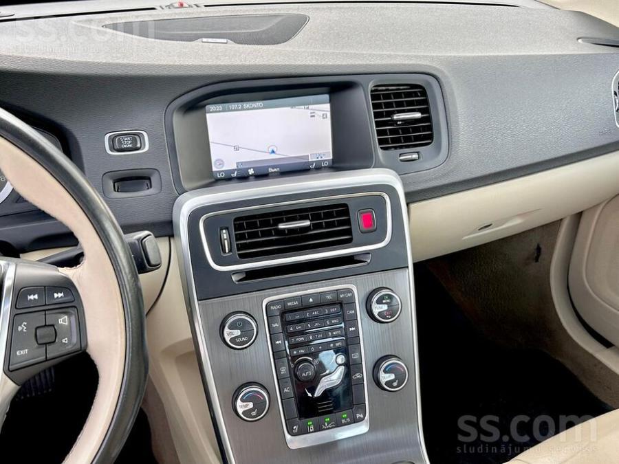Red Volvo S60 2010 in Riga, with an engine capacity of 2.00 L and mileage of 244 thousand km for 4990 €, photo 22 on AUTOMOTO.COM.LV