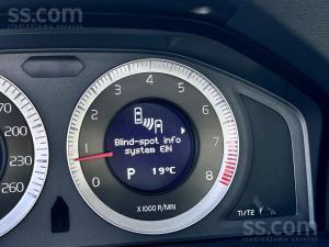 Red Volvo S60 2010 in Riga, with an engine capacity of 2.00 L and mileage of 244 thousand km for 4990 €, photo 26 on AUTOMOTO.COM.LV