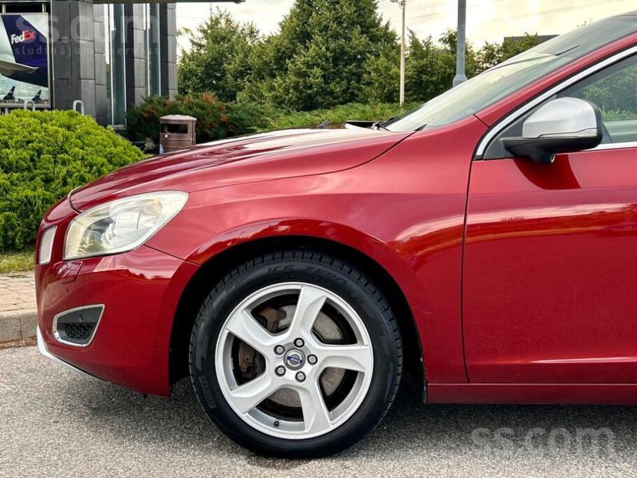 Red Volvo S60 2010 in Riga, with an engine capacity of 2.00 L and mileage of 244 thousand km for 4990 €, photo 31 on AUTOMOTO.COM.LV