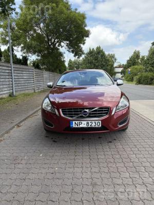 Red Volvo S60 2011 in Jelgava, with an engine capacity of 2.00 L and mileage of 286 thousand km for 6200 €, photo 4 on AUTOMOTO.COM.LV