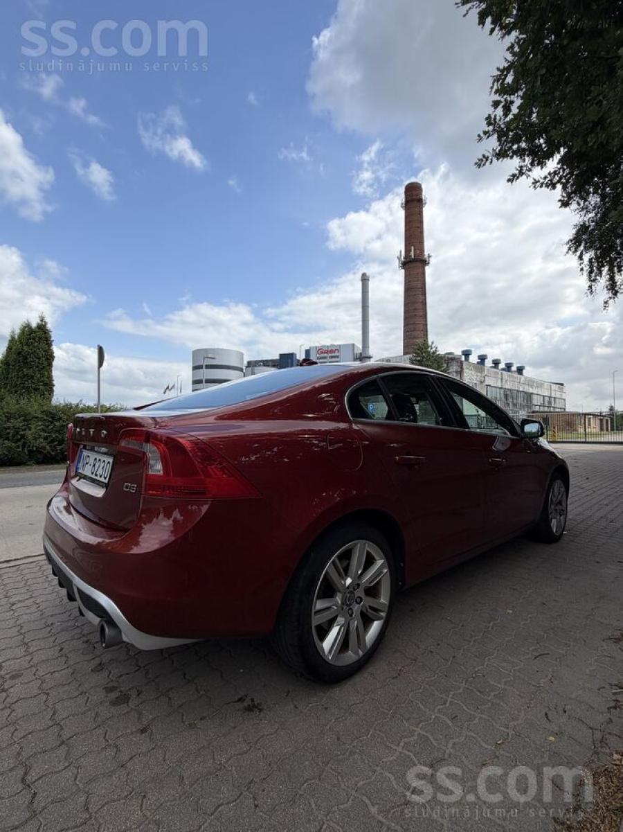 Red Volvo S60 2011 in Jelgava, with an engine capacity of 2.00 L and mileage of 286 thousand km for 6200 €, photo 6 on AUTOMOTO.COM.LV