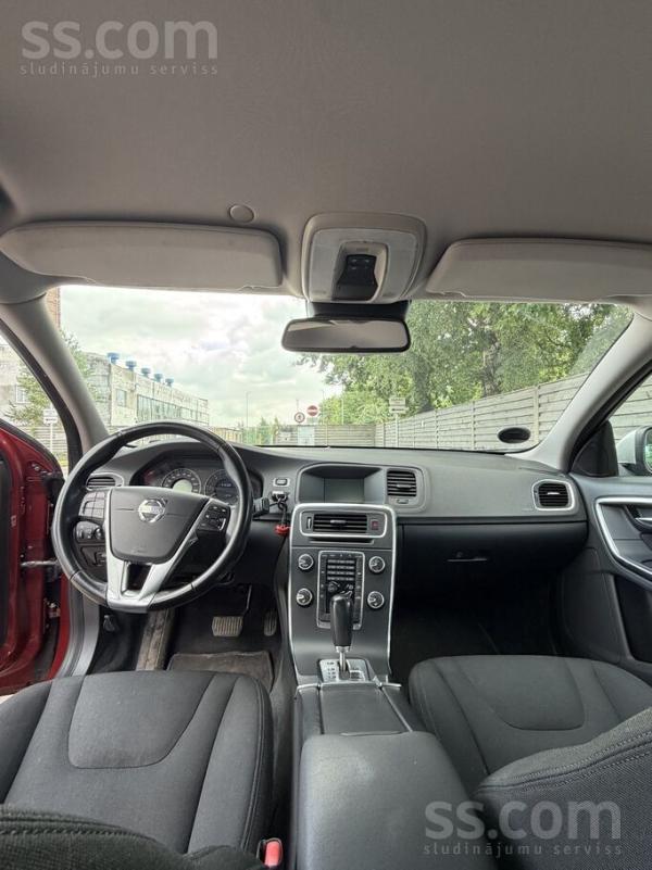 Sarkans Volvo S60 2011 Jelgava, ar dzinēja tilpumu 2.00 L un nobraukumu 286 tūkst. km par 6200 €, foto 6 vietnē AUTOMOTO.COM.LV