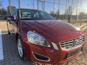 Red Volvo S60 2012 in Kaunas, with an engine capacity of 2.40 L and mileage of 265 thousand km for 6999 €, photo 2 on AUTOMOTO.COM.LV