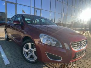 Red Volvo S60 2012 in Kaunas, with an engine capacity of 2.40 L and mileage of 265 thousand km for 6999 €, photo 5 on AUTOMOTO.COM.LV