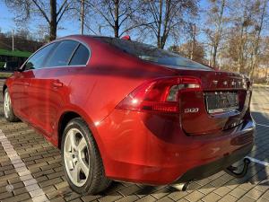 Red Volvo S60 2012 in Kaunas, with an engine capacity of 2.40 L and mileage of 265 thousand km for 6999 €, photo 11 on AUTOMOTO.COM.LV