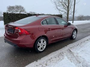 Sarkans Volvo S60 2012 Utena, ar dzinēja tilpumu 1.60 L un nobraukumu 320 tūkst. km par 5750 €, foto 5 vietnē AUTOMOTO.COM.LV