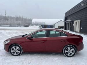 Red Volvo S60 2012 in Kaunas, with an engine capacity of 2.40 L and mileage of 265 thousand km for 6950 €, photo 7 on AUTOMOTO.COM.LV